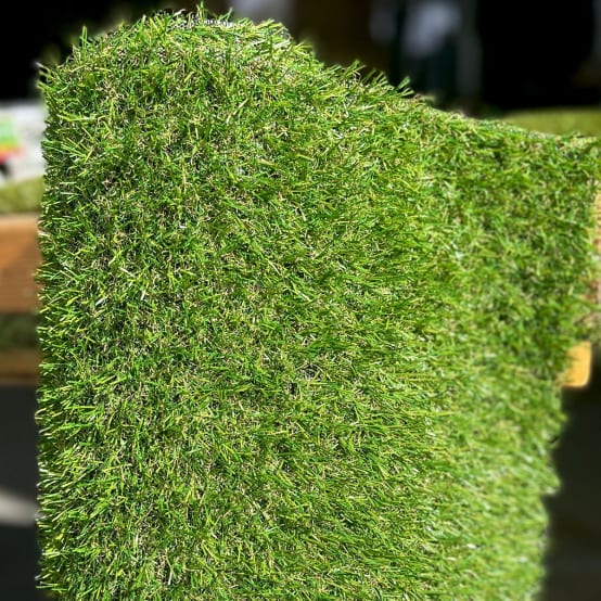 Gazon Synthetique 20mm - 2Mx3M soit 6m2 - MGS - Gamm vert