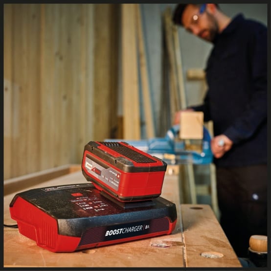 Chargeur Booster 8A Power X-Change Einhell - Gamm vert