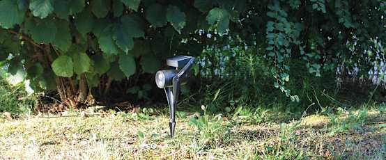 Spot à planter alu noir avec détecteur 250 lumens - ECLOZ - Gamm vert