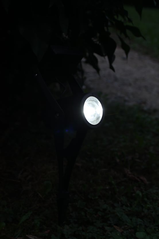 Spot sécurité à planter alu noir 70 lumens - ECLOZ - Gamm vert